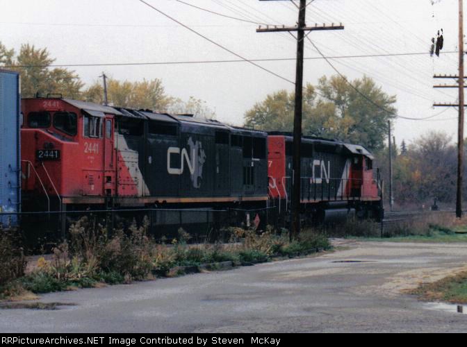 CN 2441